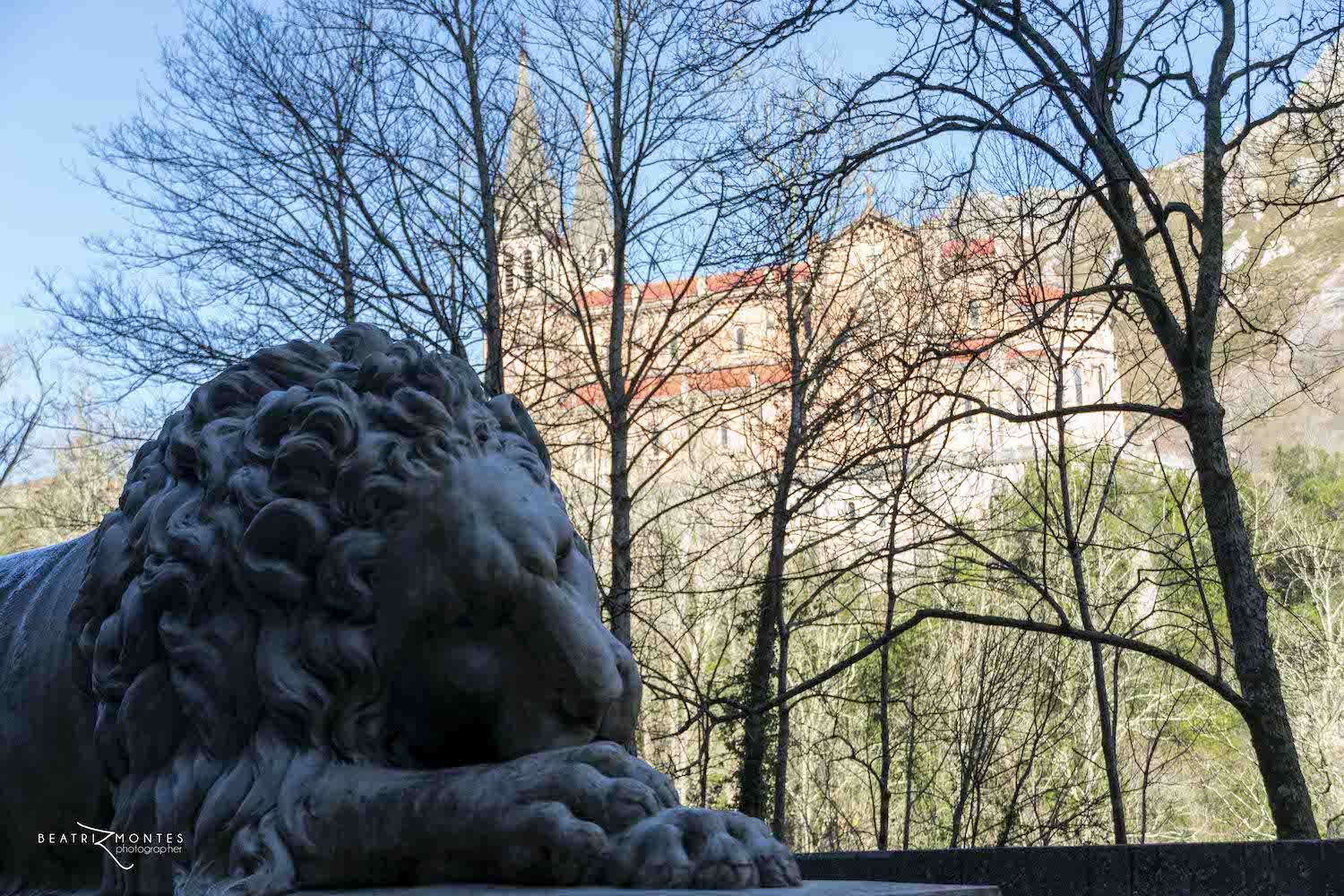 El León de Oro en Covadonga para conmemorar los 1300 años de la batalla ...